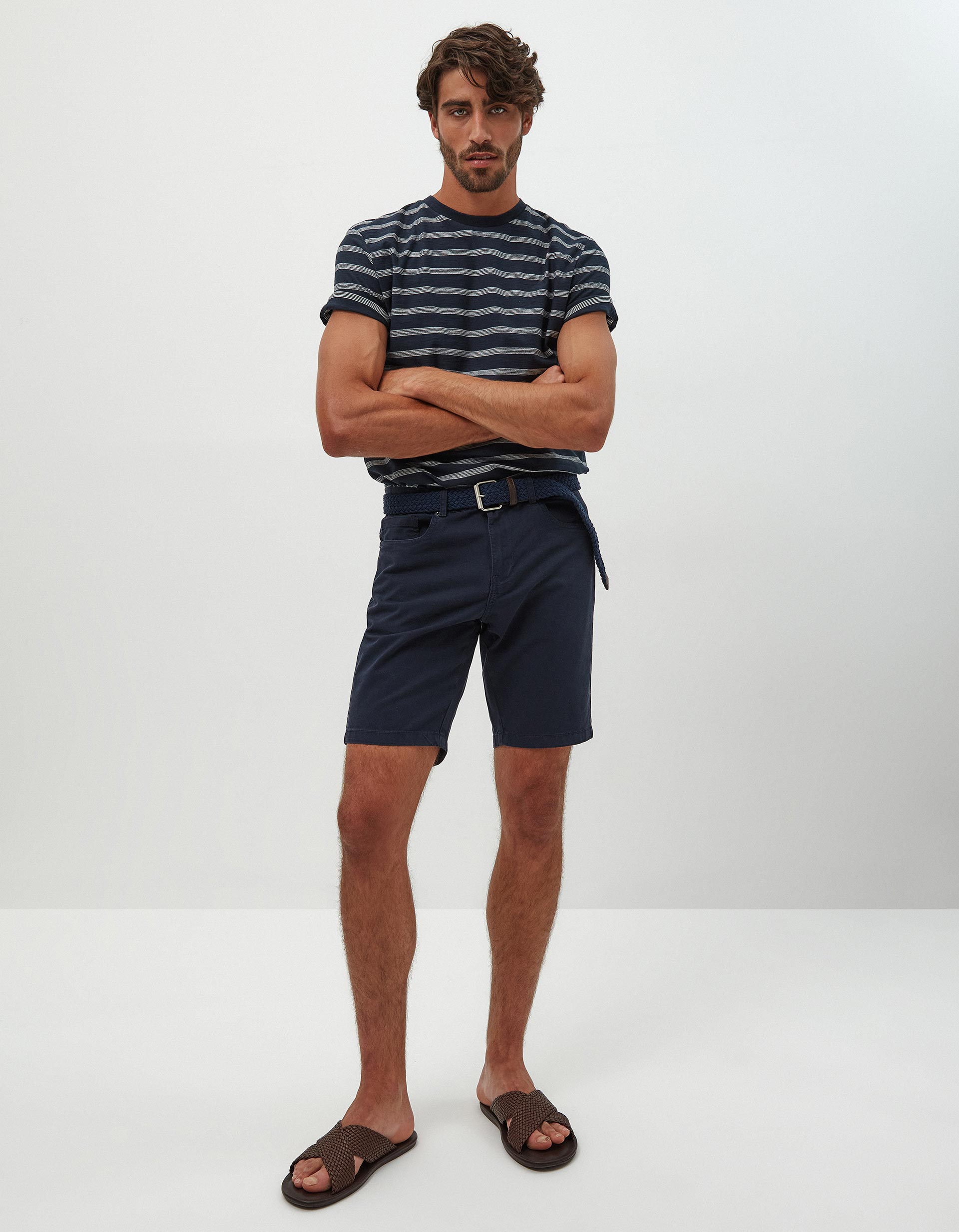 Calções 'Slim fit', Homem, Azul Escuro | MO Online Calções 'Slim fit', Homem, Azul Escuro | MO Online